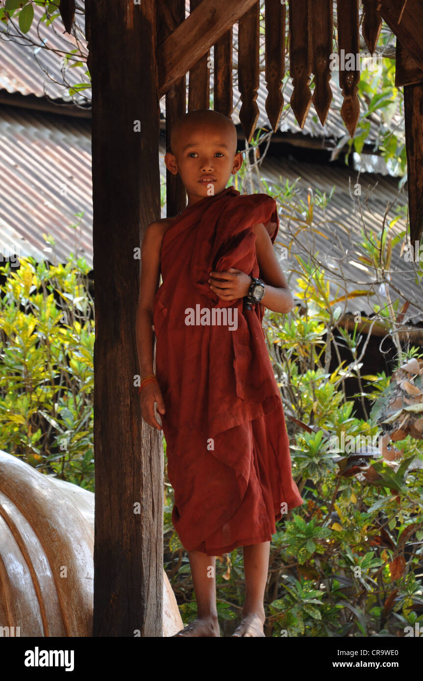 Small buddhist monk Stock Photo - Alamy