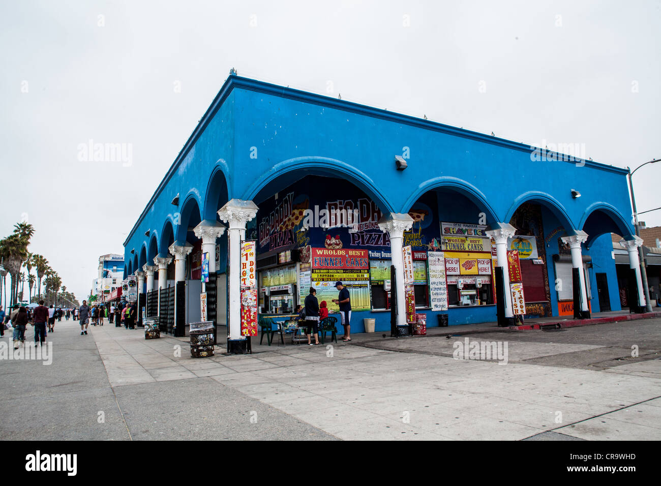 Shops along the beach front in Venice California Stock Photo - Alamy