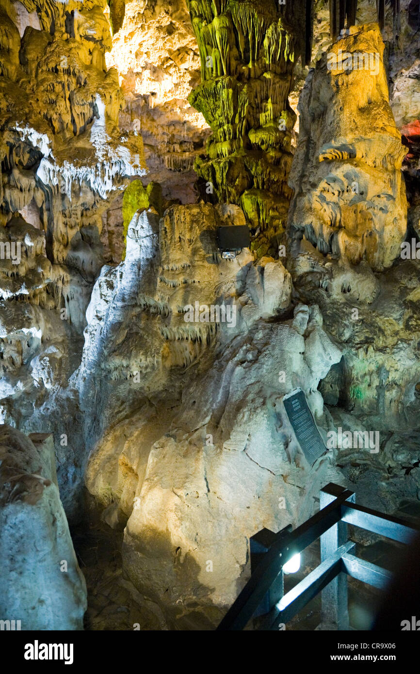 Rock formation / formations / structure / structures inside Saint ...