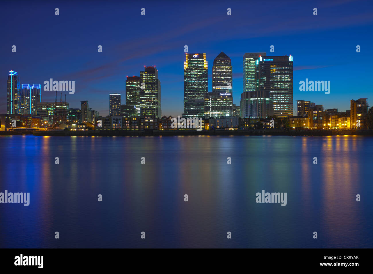 Londons canary wharf docklands hi-res stock photography and images - Alamy
