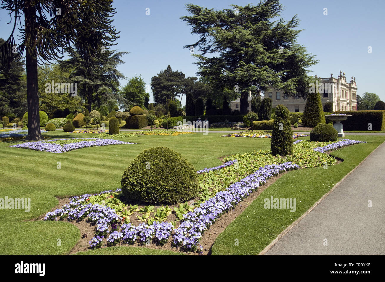 Brodsworth spring gardens Stock Photo - Alamy