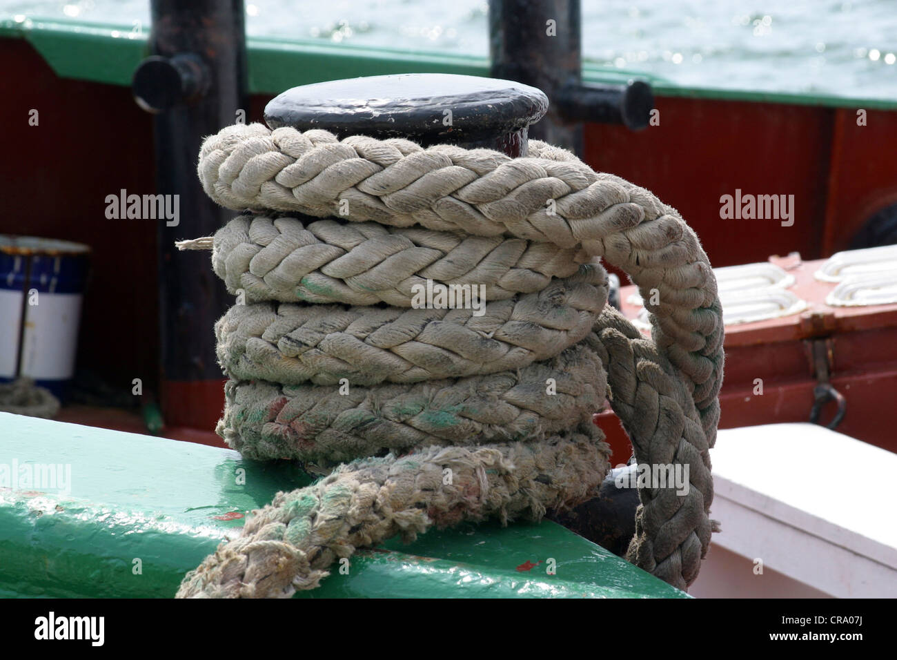 Rope of boat knotting Stock Photo - Alamy