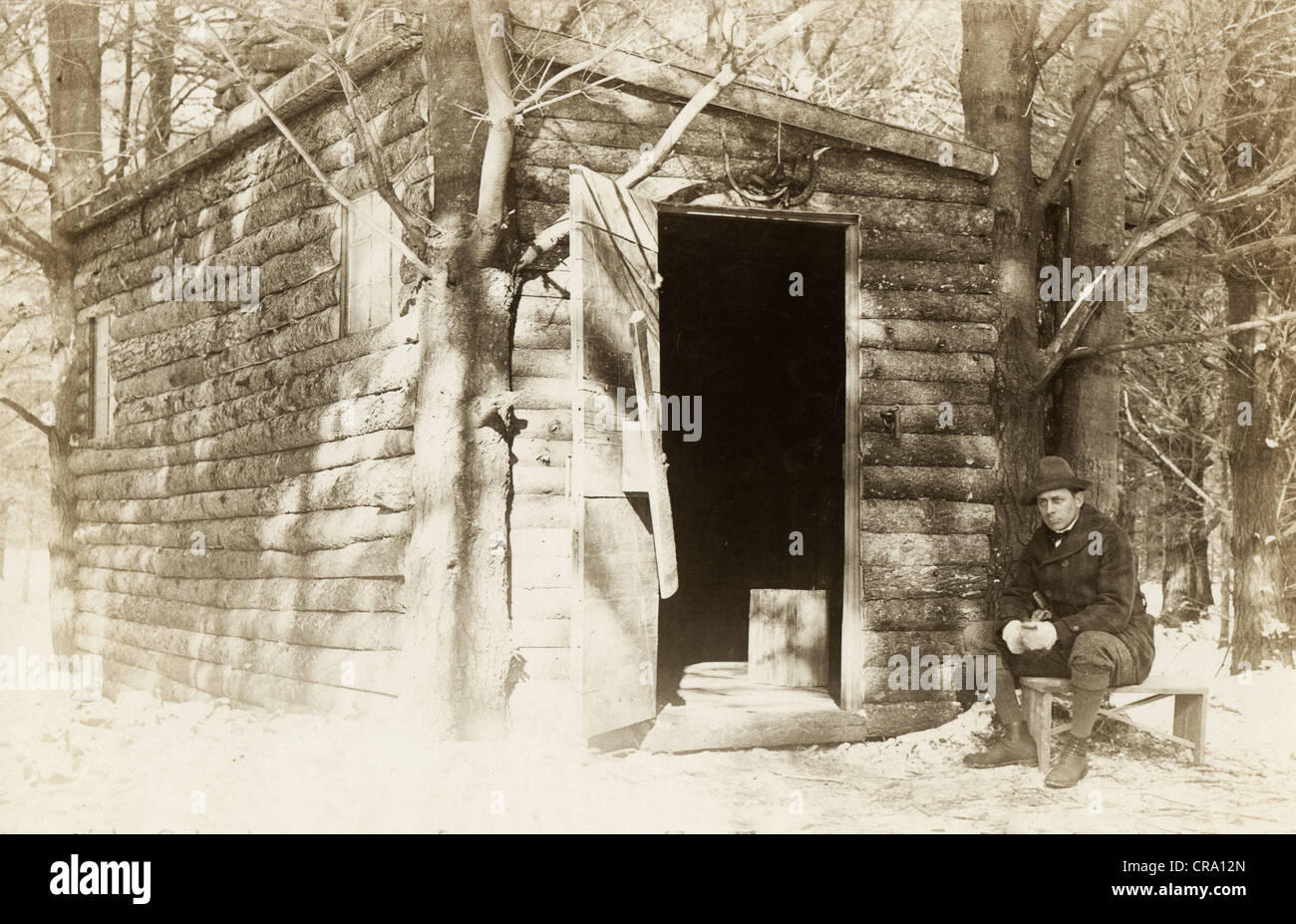 Cabin of John the Trapper near Toy Town Tavern Stock Photo - Alamy