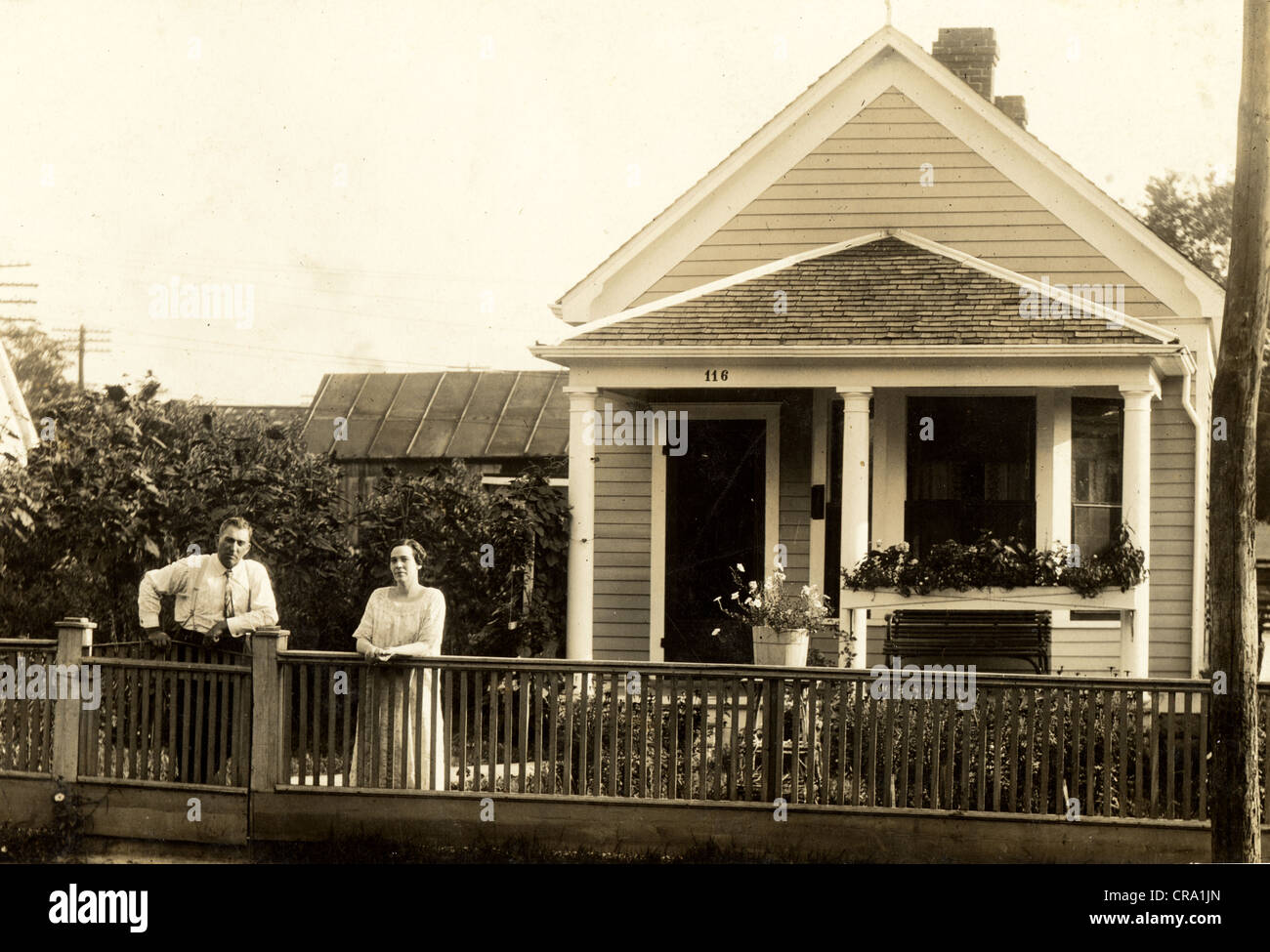 Middle class house 1900s hi-res stock photography and images - Alamy