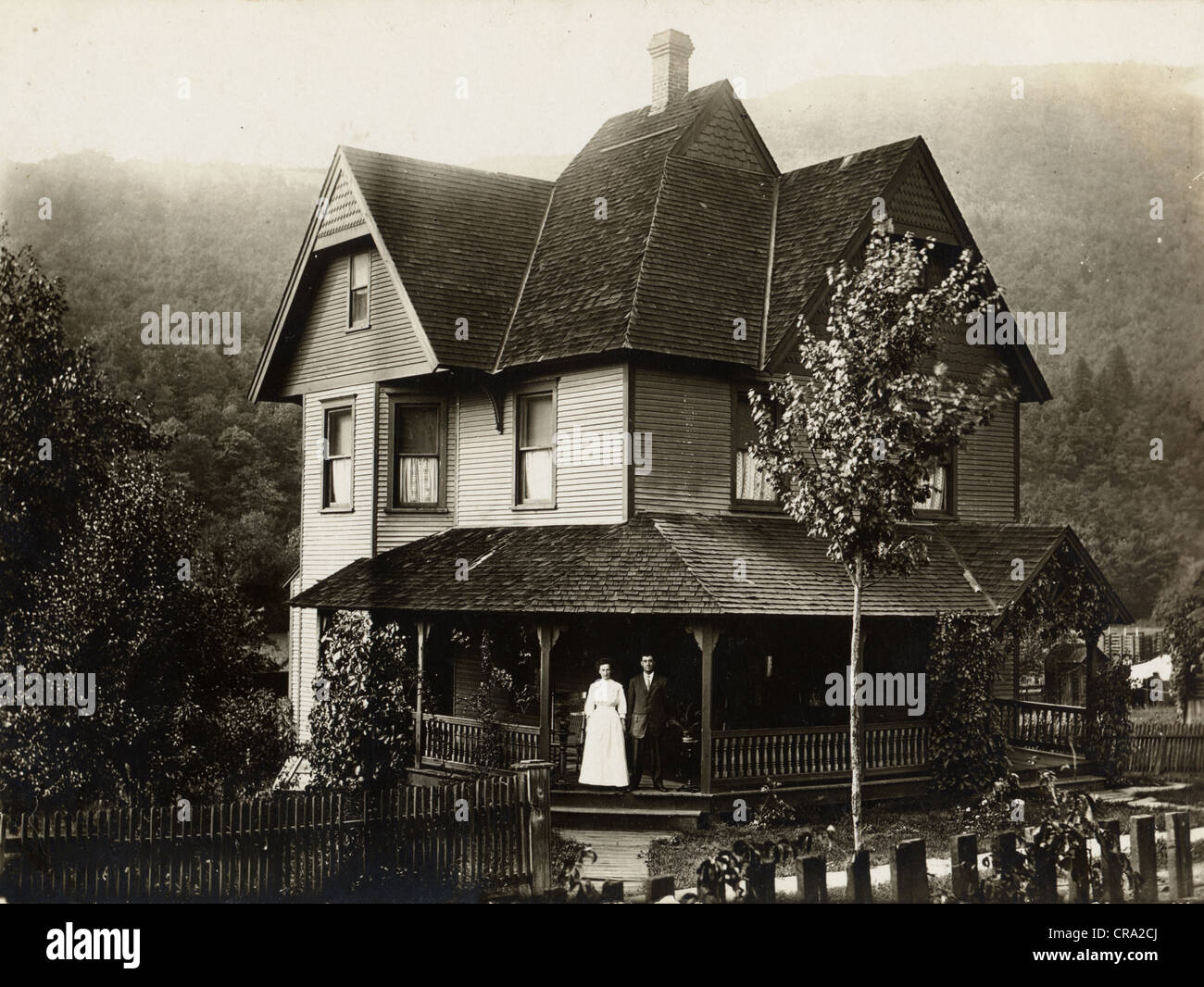 Victorian porch hi-res stock photography and images - Alamy