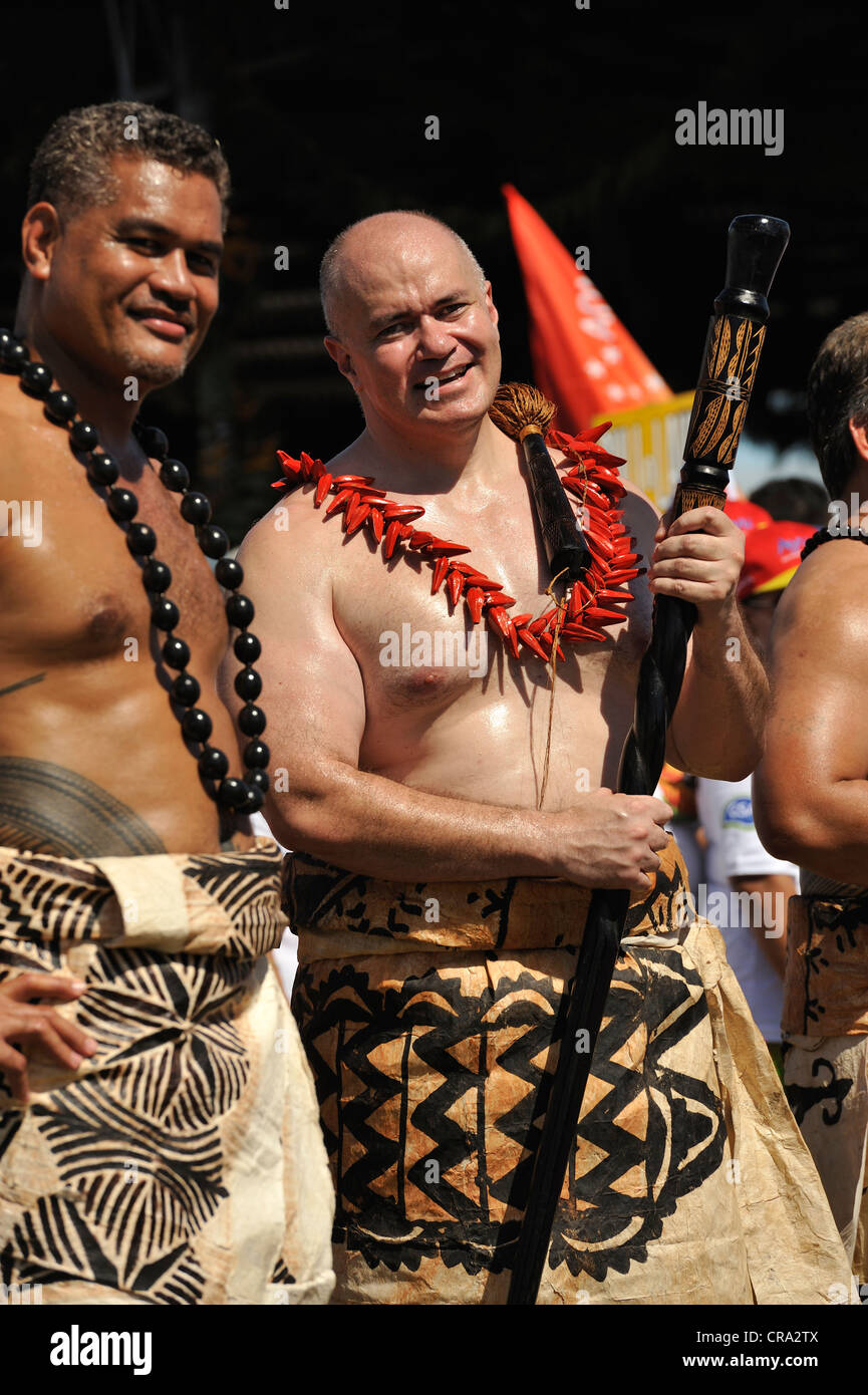 A Tulafale (talking chief or orator) at celebrations of Samoa's 50 ...