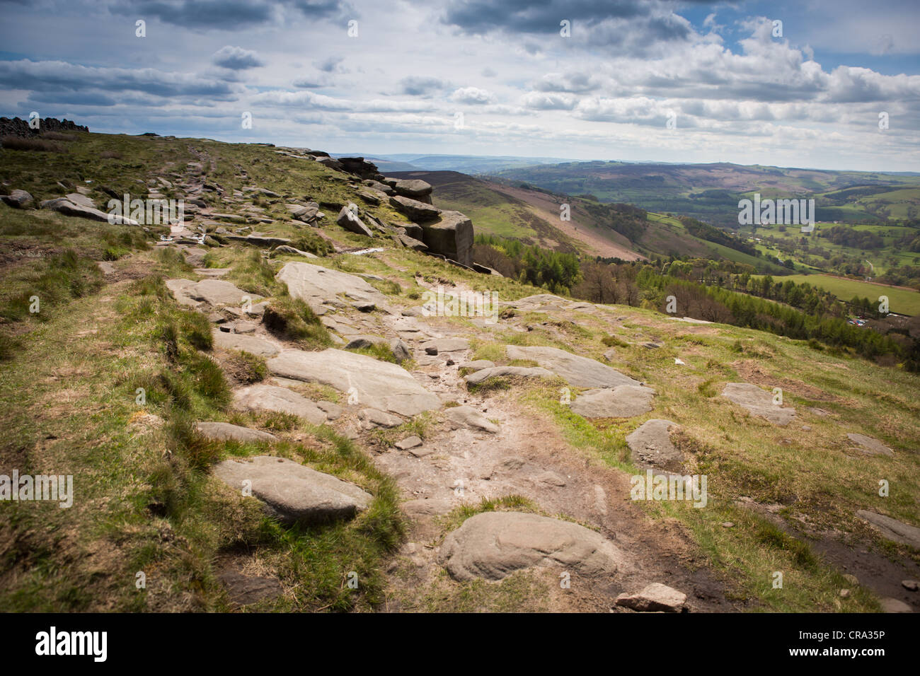 Stanage Edge in the Peak District. The longest gritstone edge in ...