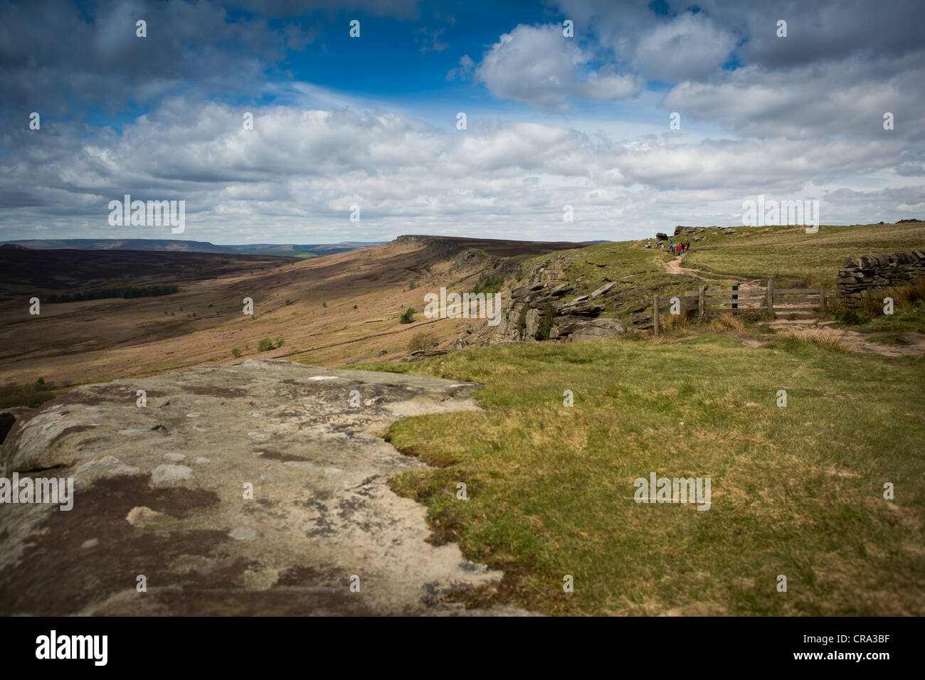 Stanage Edge in the Peak District. The longest gritstone edge in ...