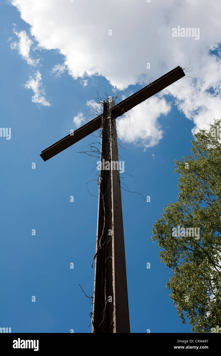 cross against blue sky Stock Photo - Alamy