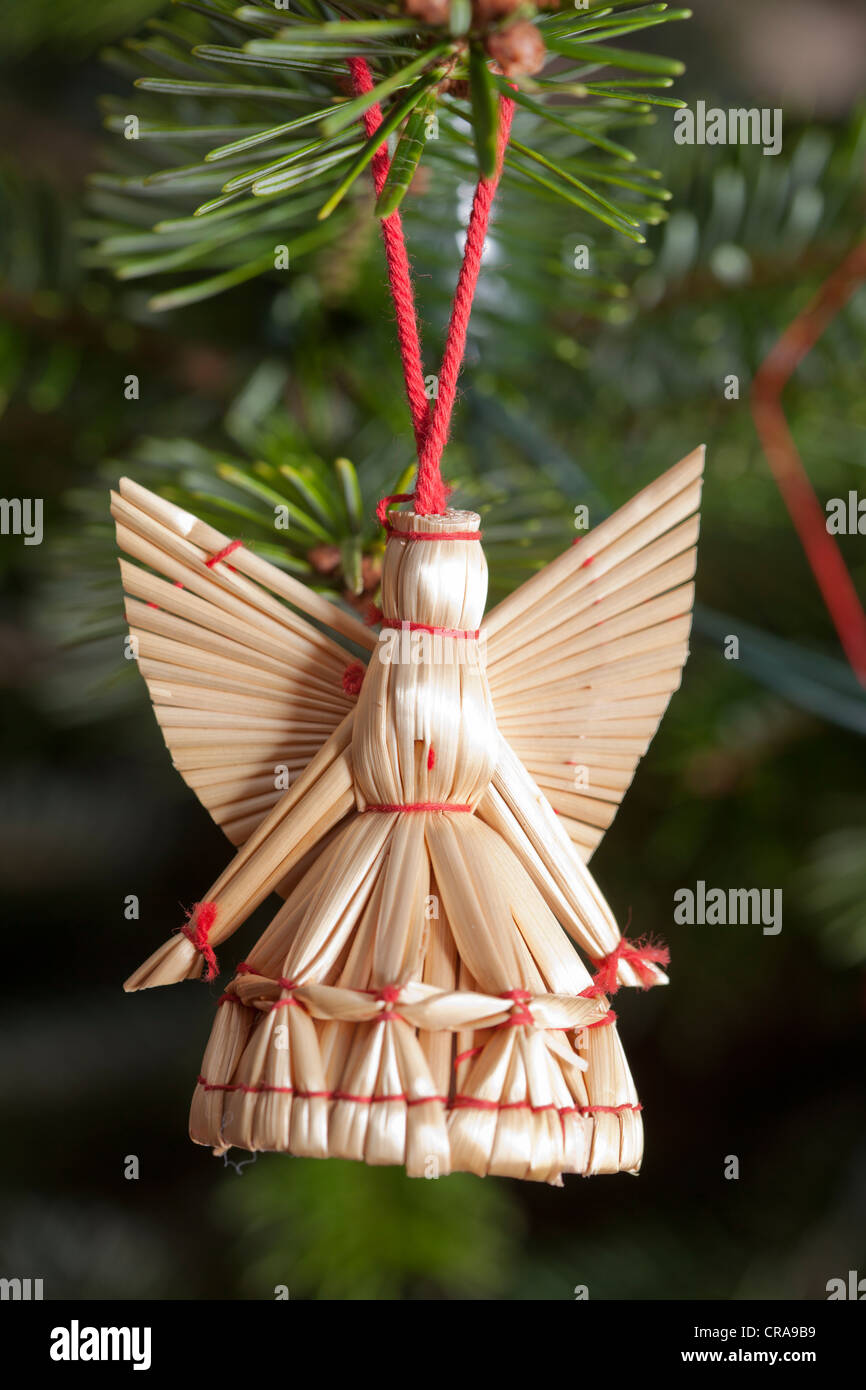 Christmas ornament, angel made of straw Stock Photo - Alamy