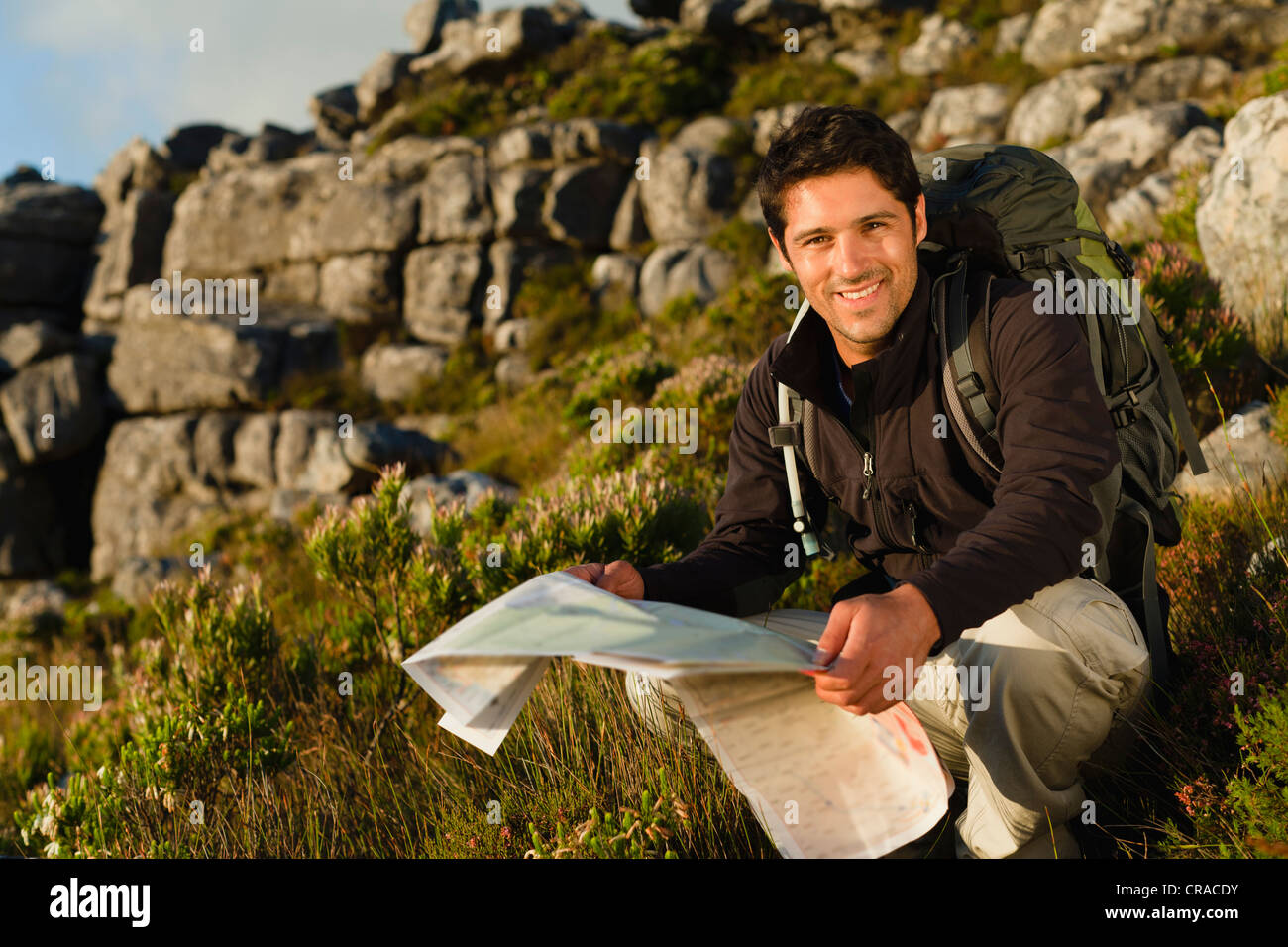 Guy reading map hi-res stock photography and images - Alamy
