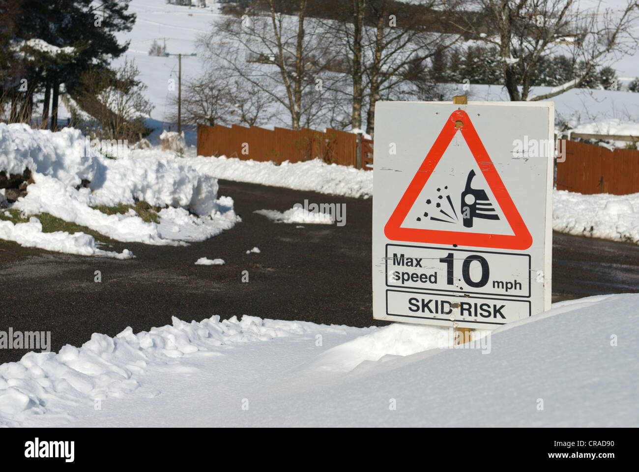 Skid warning hi-res stock photography and images - Alamy