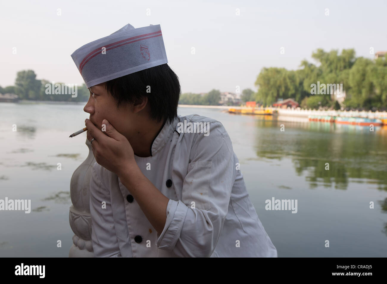 Chinese chef smoking hi-res stock photography and images - Alamy