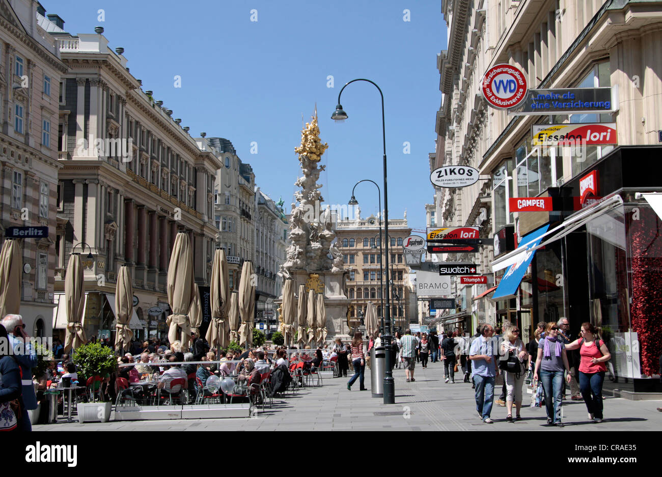 Pavement pedestrianised area zone hi-res stock photography and images ...
