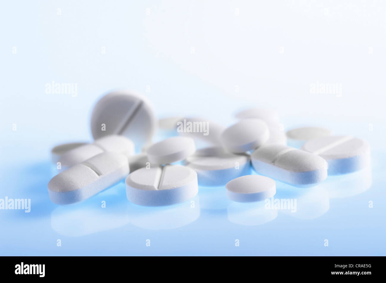 White tablets hi-res stock photography and images - Alamy