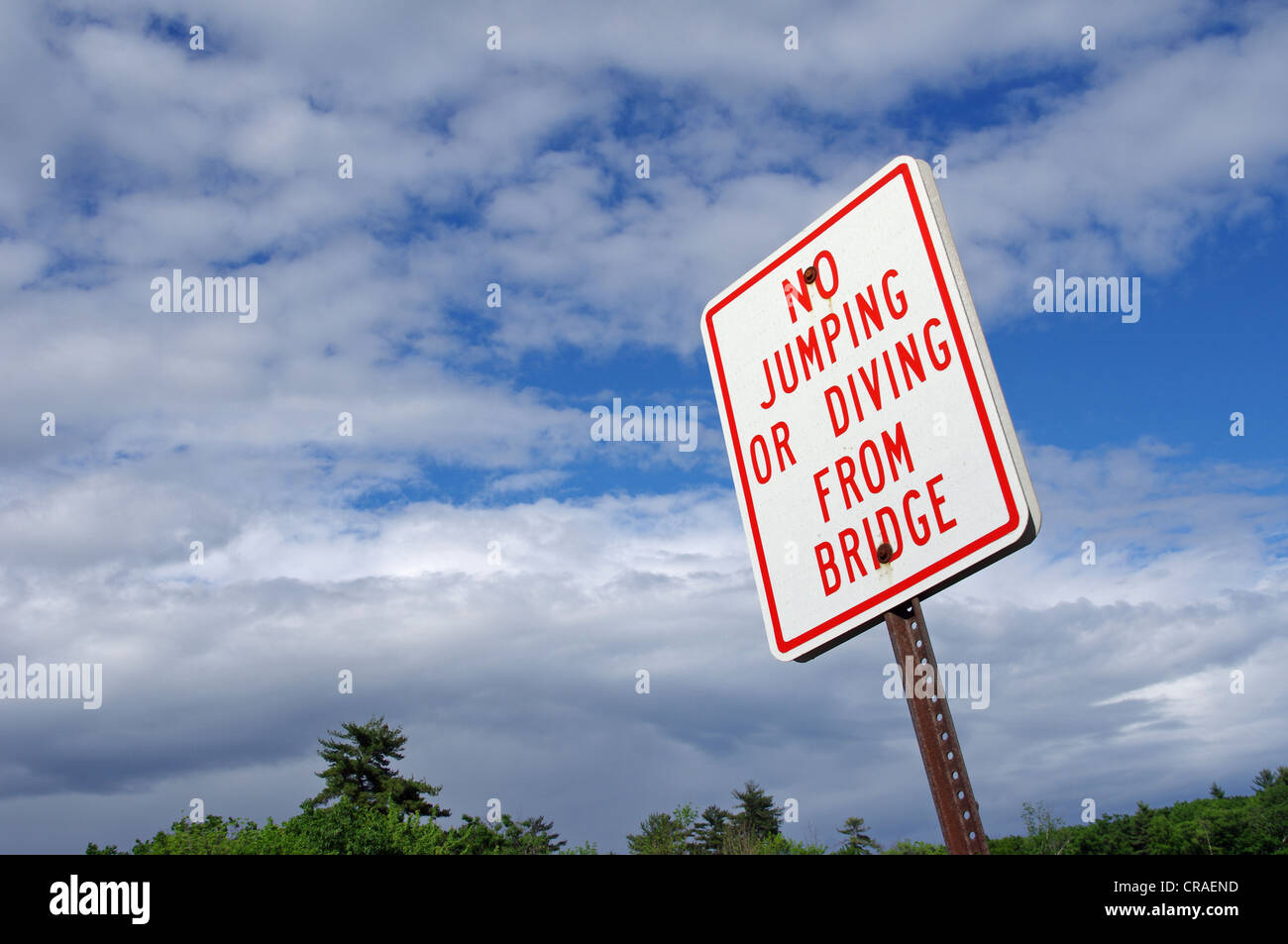 Warning sign no jumping diving hi-res stock photography and images - Alamy