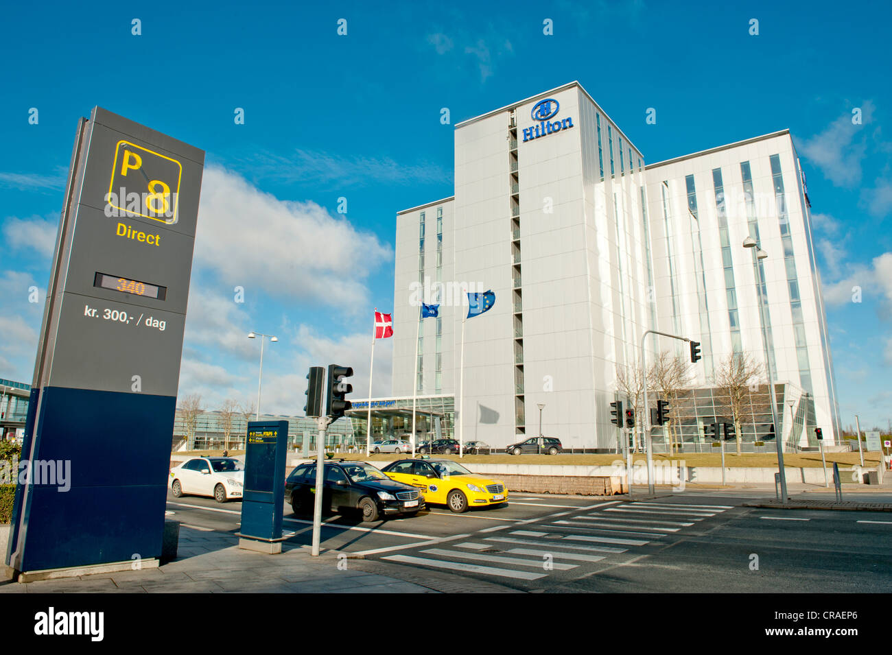 Arrival hilton hotel hi-res stock photography and images - Alamy