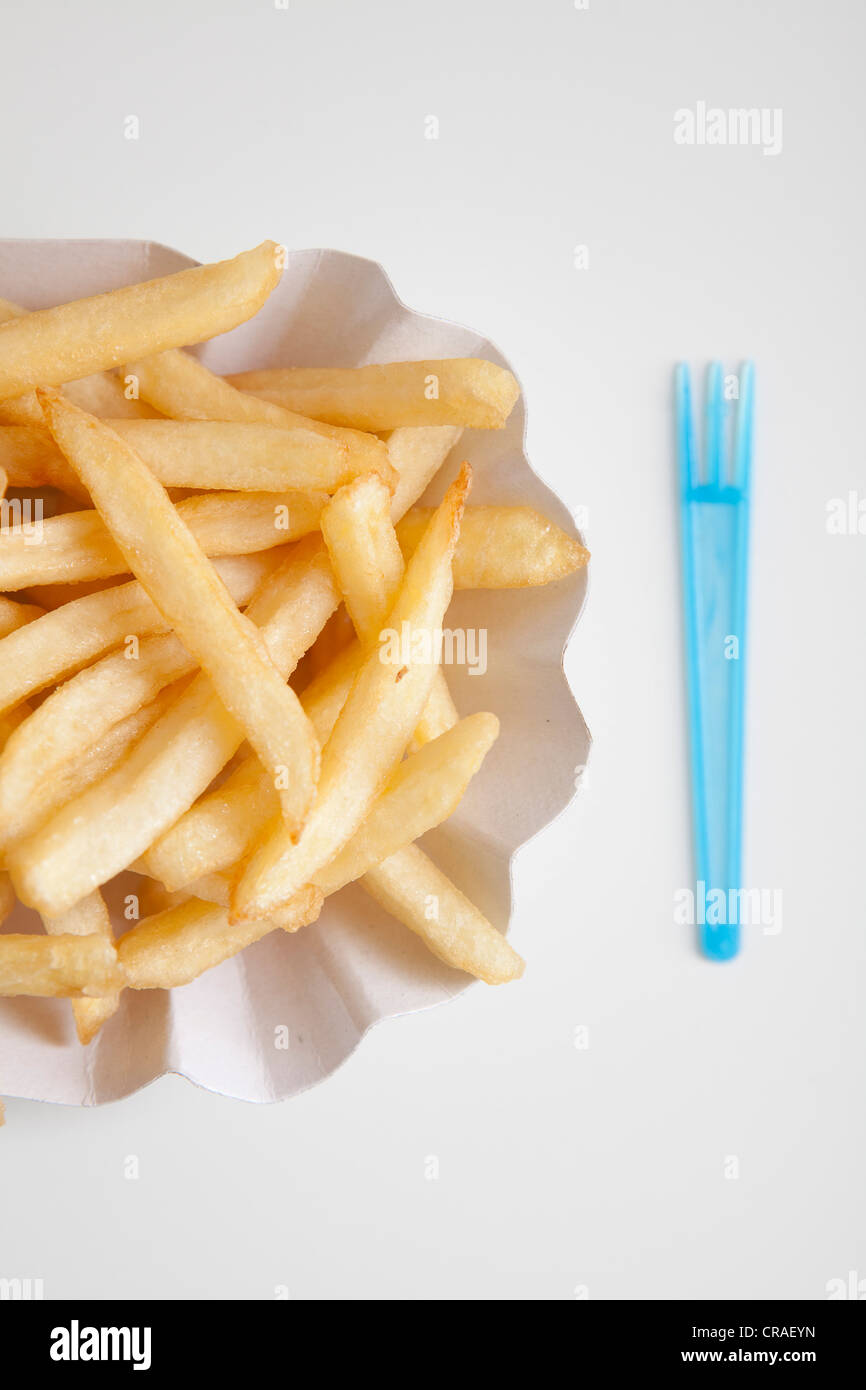 Disposable paper plate cutout hi-res stock photography and images - Alamy