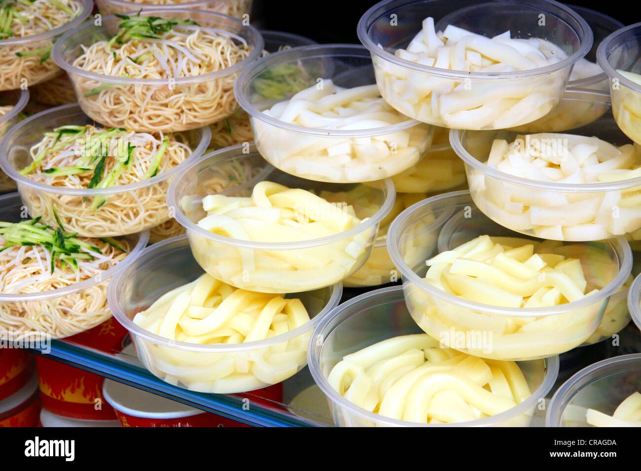 Food stall selling noodles hi-res stock photography and images - Alamy