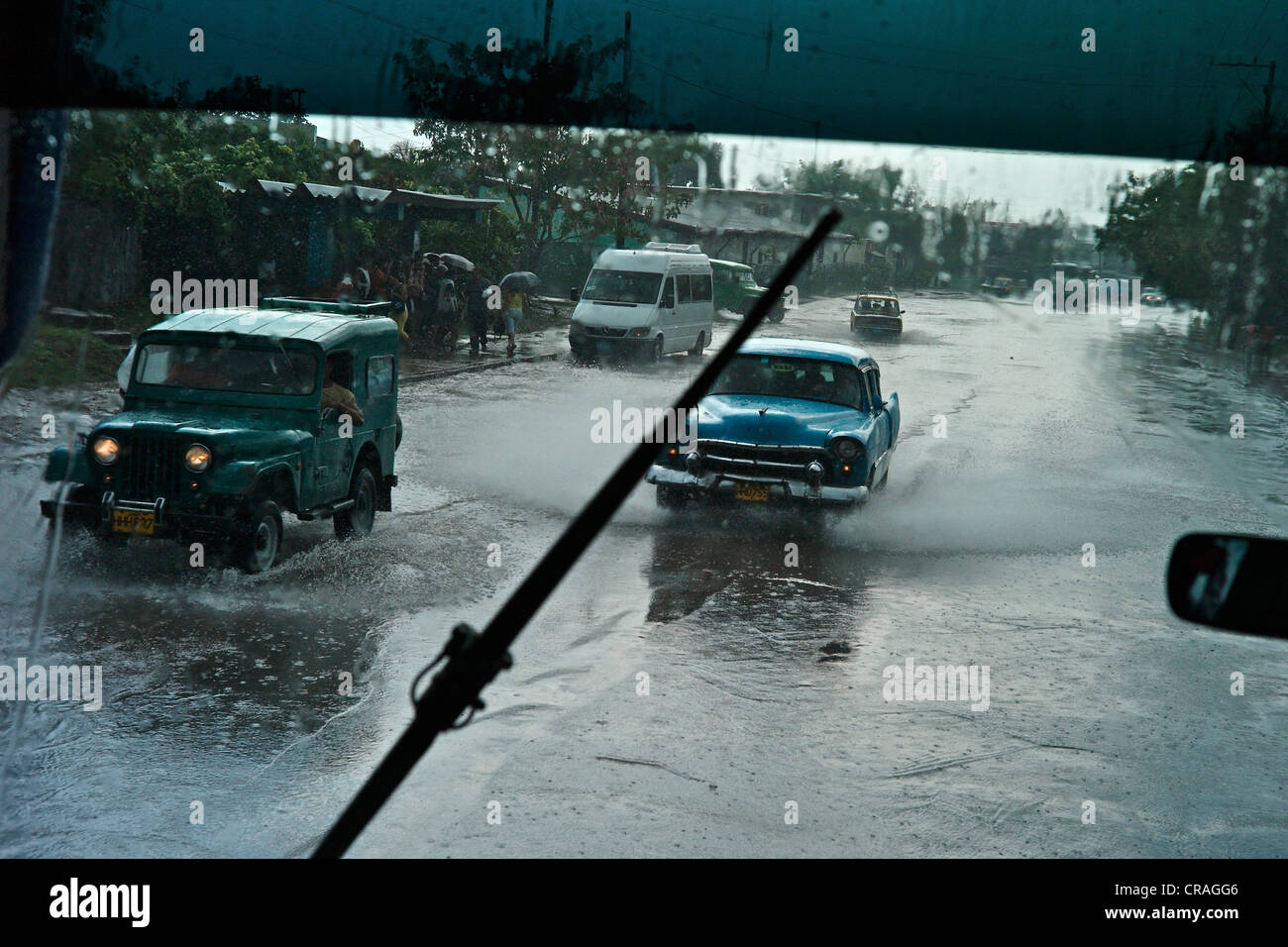 Rain drops over car hi-res stock photography and images - Alamy