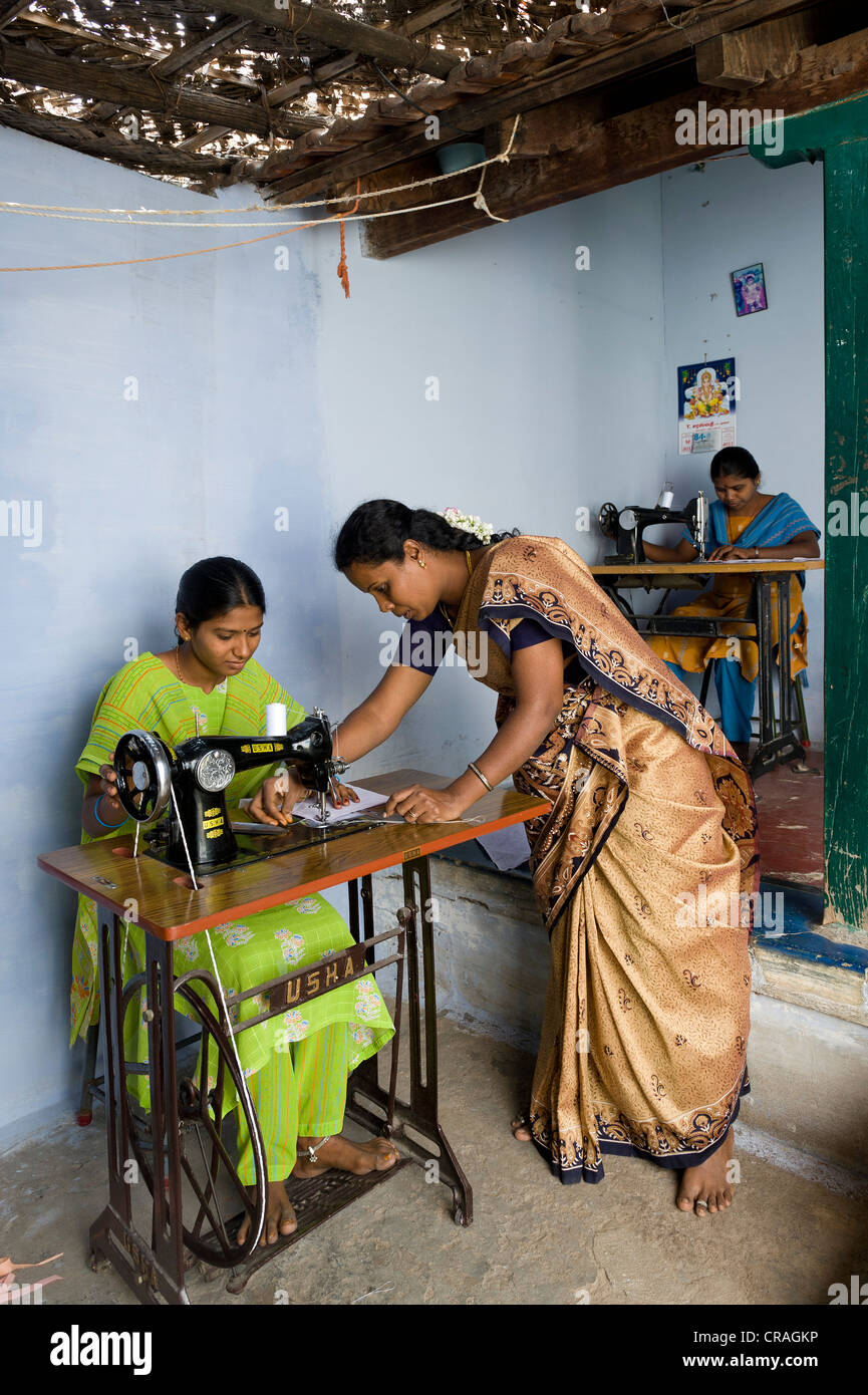 Dressmaking hi-res stock photography and images - Alamy