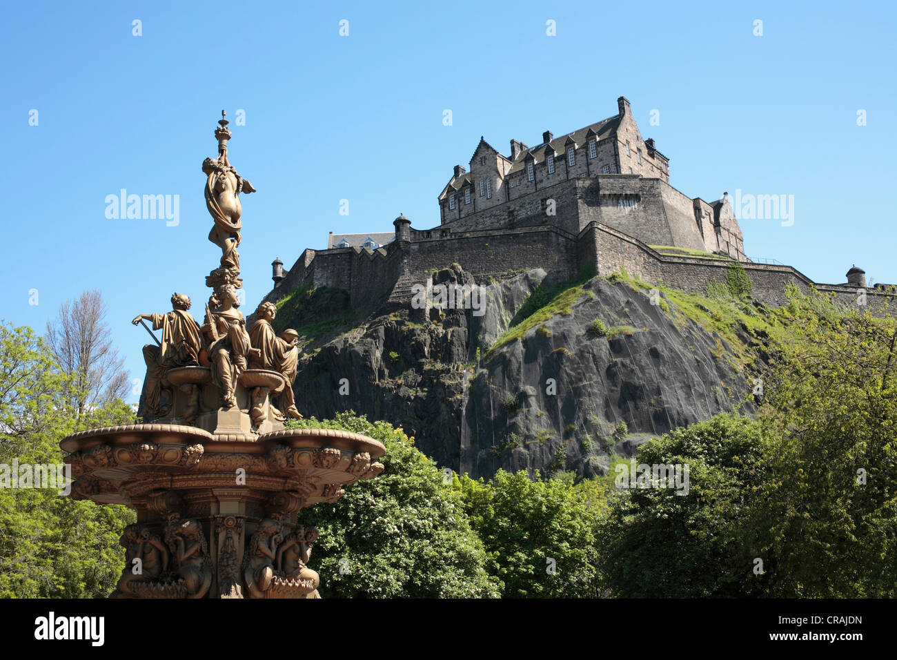 Edinburgh fountain castle hill hi-res stock photography and images - Alamy