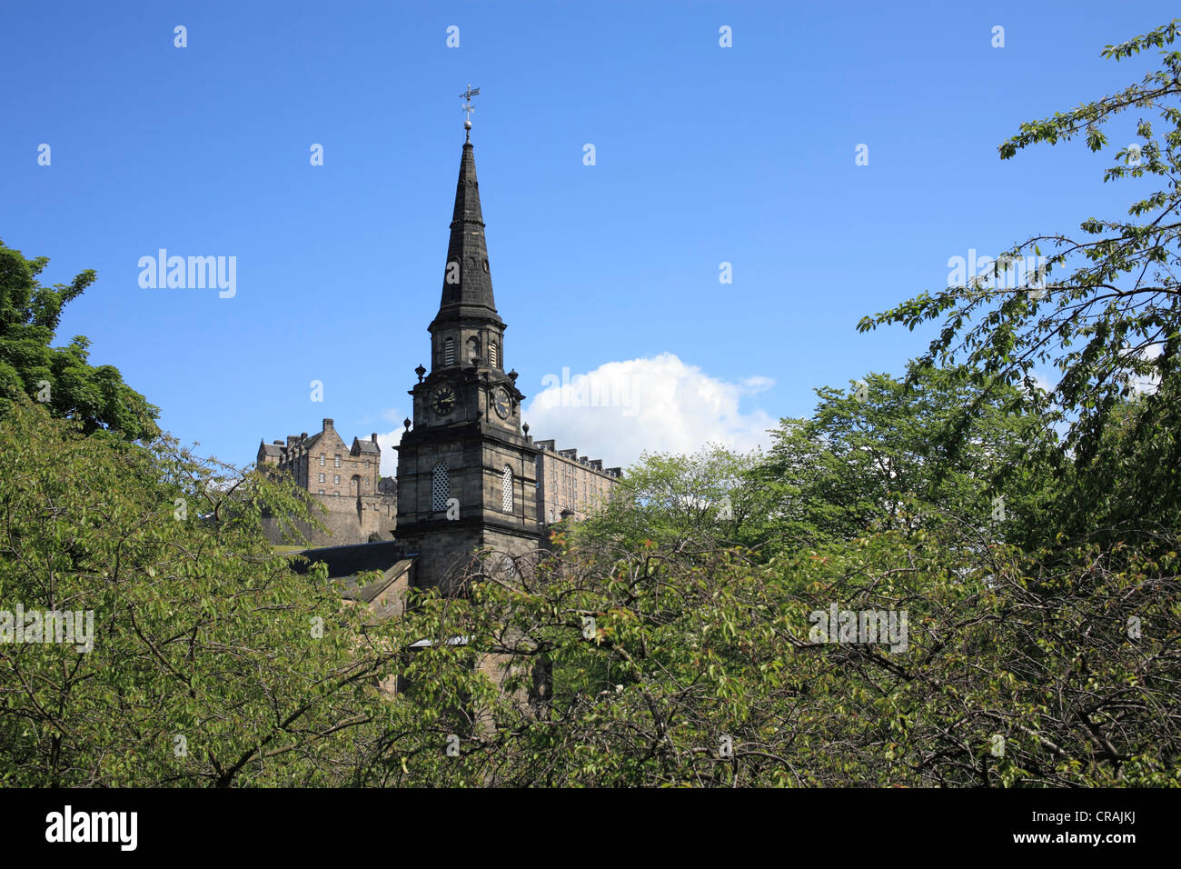 St Cuthberts church and Edinburgh castle Stock Photo - Alamy