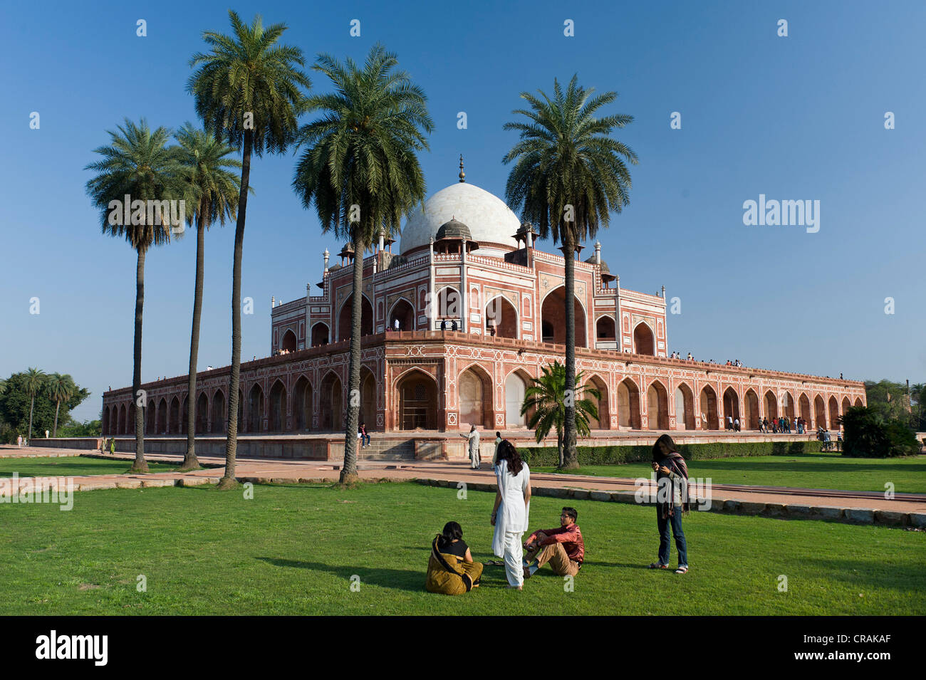 Indian visitors, Tomb of Humayun, grave monument, UNESCO World Heritage ...