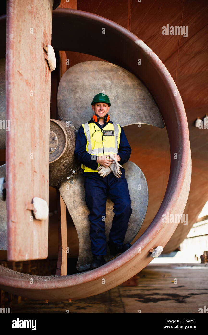 Ship standing in dry hi-res stock photography and images - Alamy