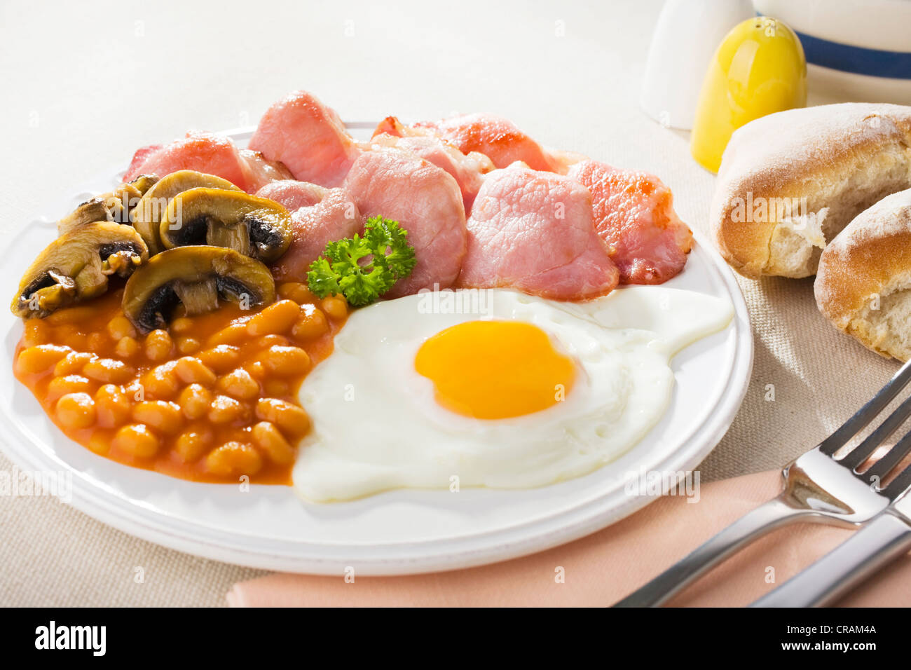 Full english breakfast plate hi-res stock photography and images - Alamy