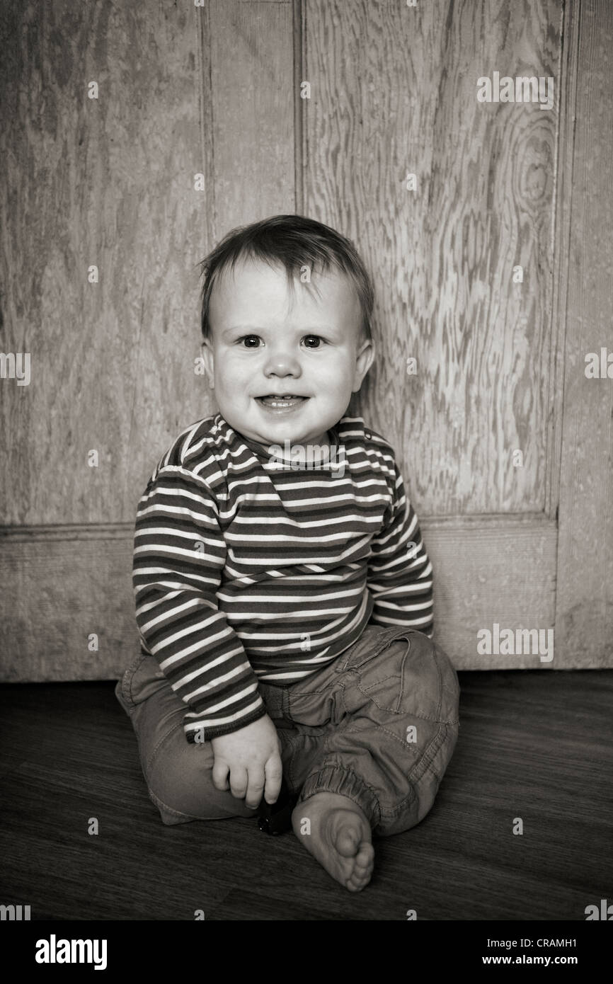 Black baby boy uk hi-res stock photography and images - Alamy
