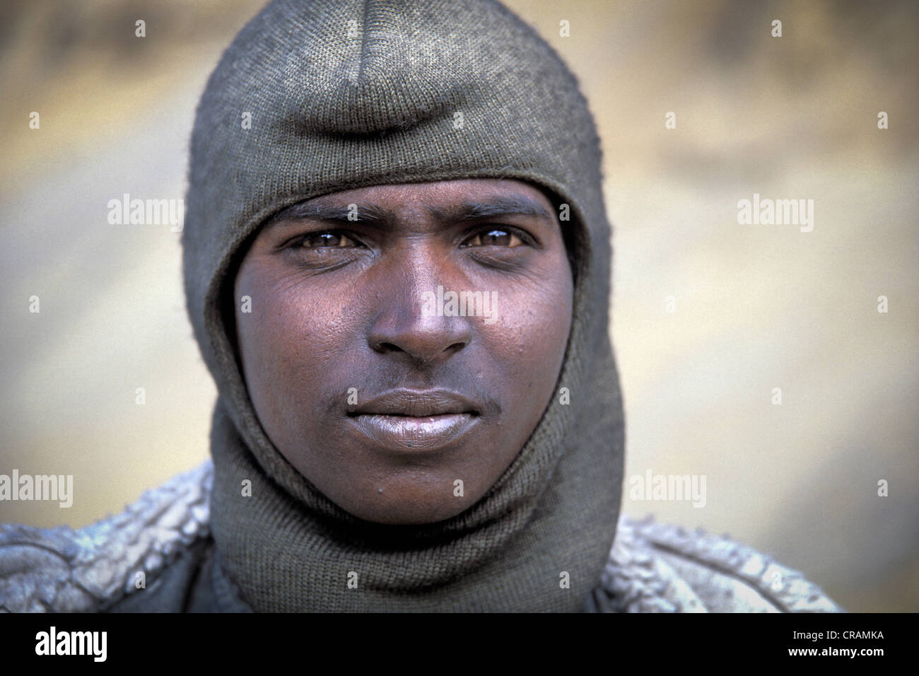Road worker, portrait, near Pang, Ladakh, Indian Himalayas, Jammu and ...