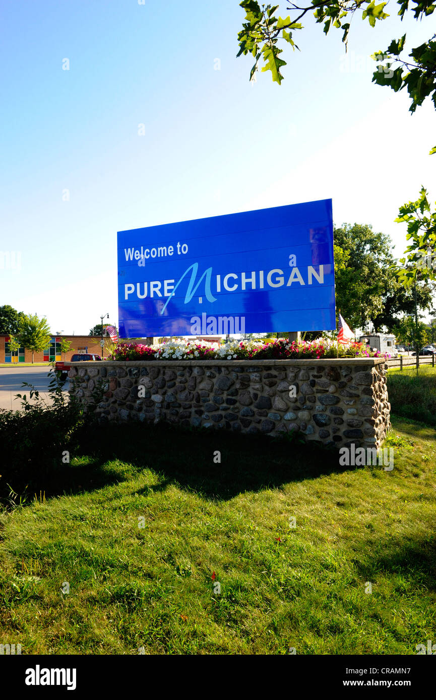 Welcome to pure Michigan sign on border with Wisconsin in Upper ...