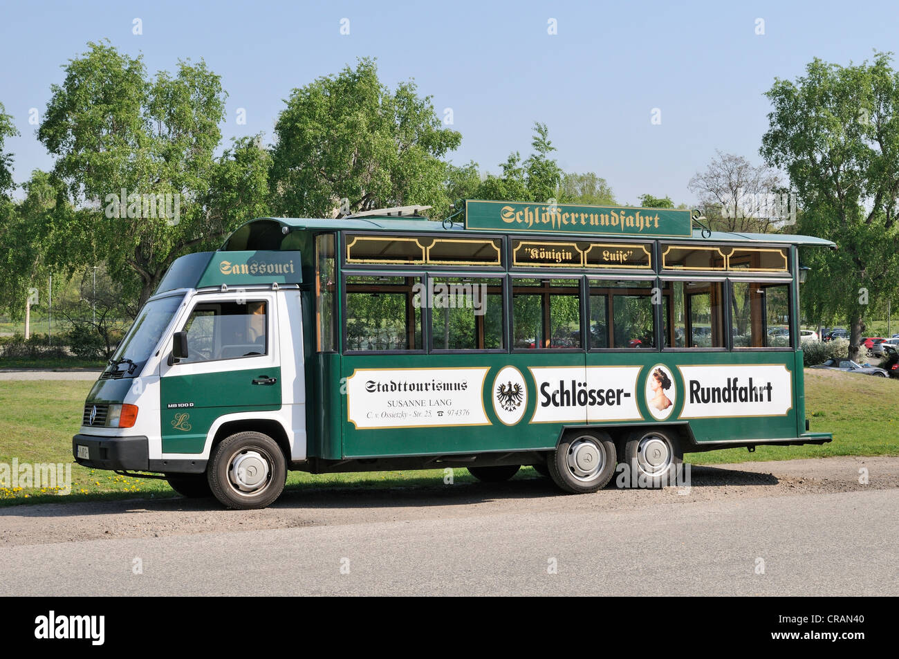 Mercedes Benz MB 100 as a sightseeing bus for tours of castles and city ...