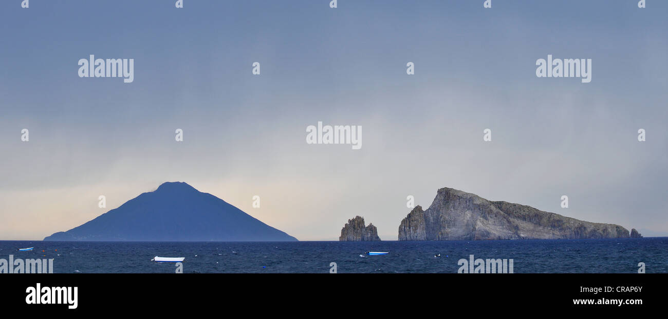 Stromboli sicilian hi-res stock photography and images - Alamy