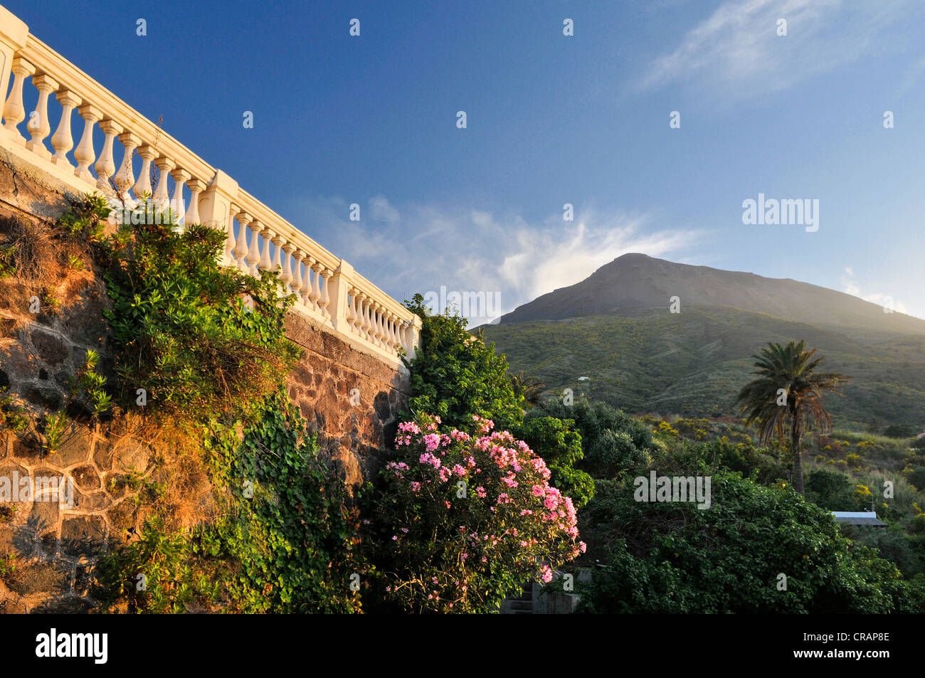 Stromboli volcano hi-res stock photography and images - Alamy