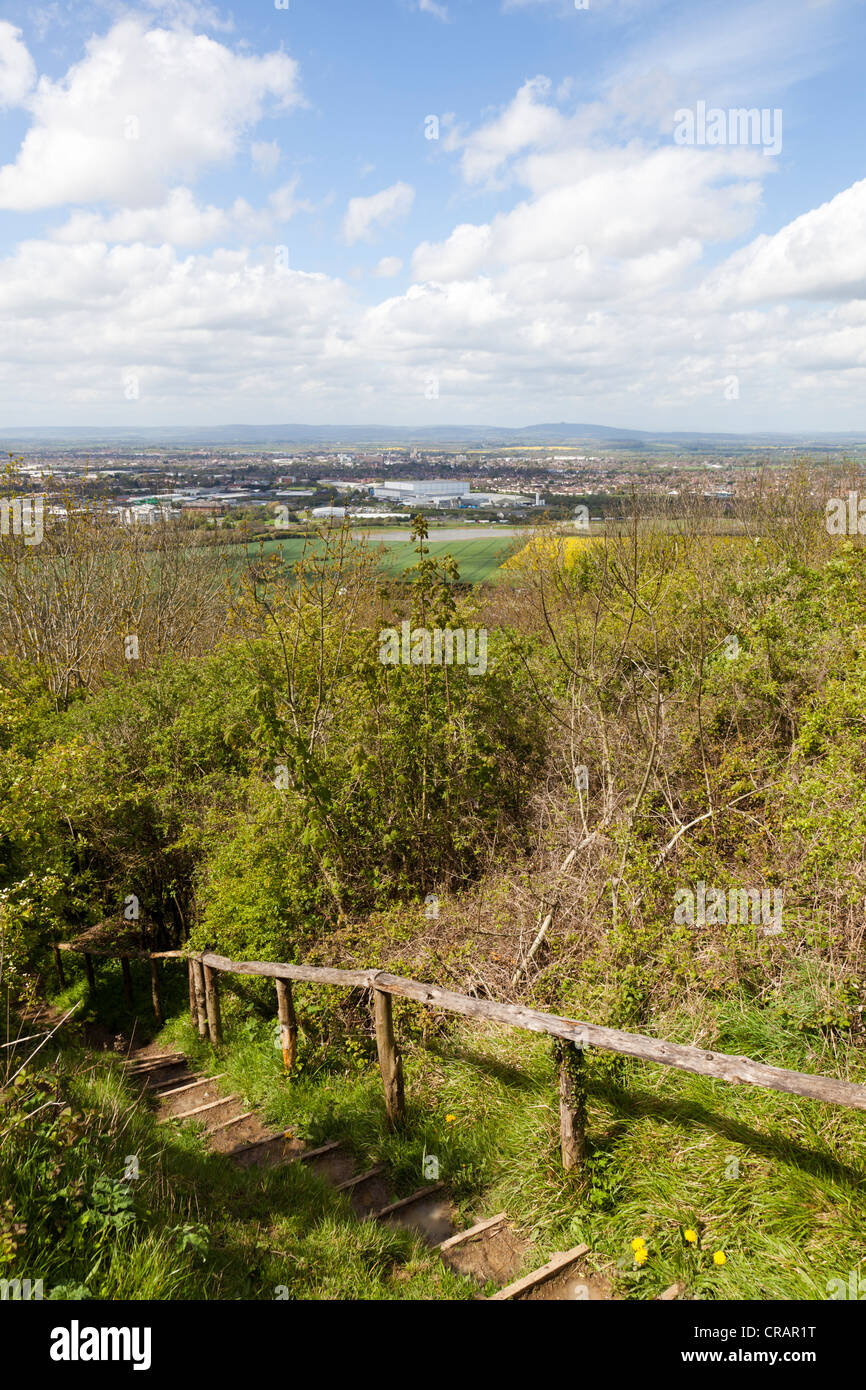 The steep footpath to the top of Chosen Hill, Churchdown ...