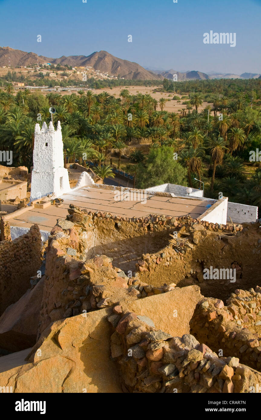 Mosque and stone houses in the village of Djanet, Algeria, Africa Stock ...