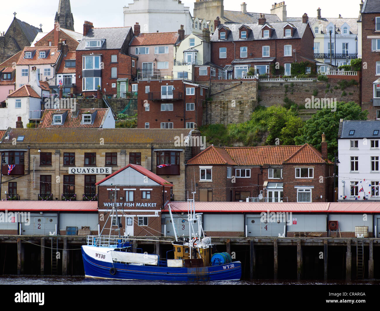 Whitby fish market hi-res stock photography and images - Alamy