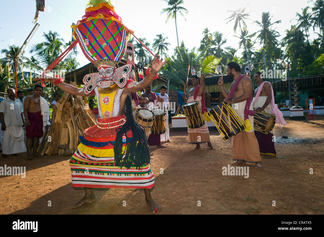Traditional dances and musical instruments hi-res stock photography and ...