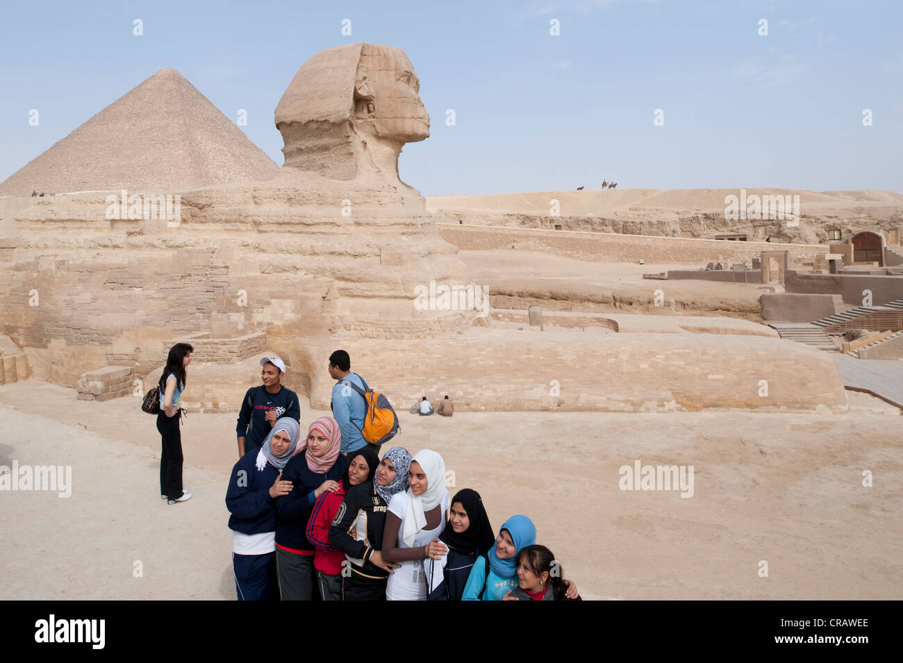 School class posing for Sphinx of Cheops Stock Photo - Alamy