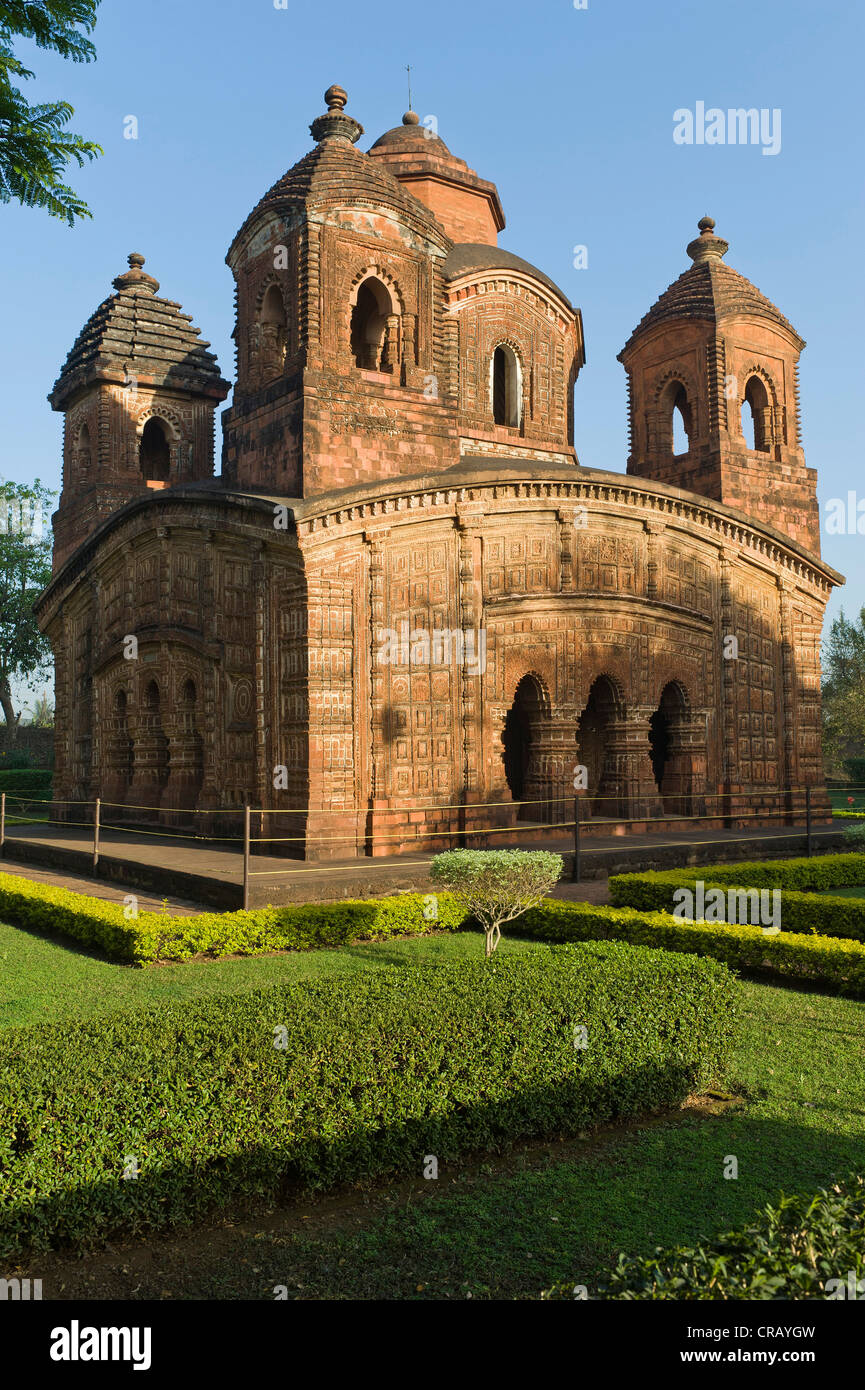 Entire temple view hi-res stock photography and images - Alamy