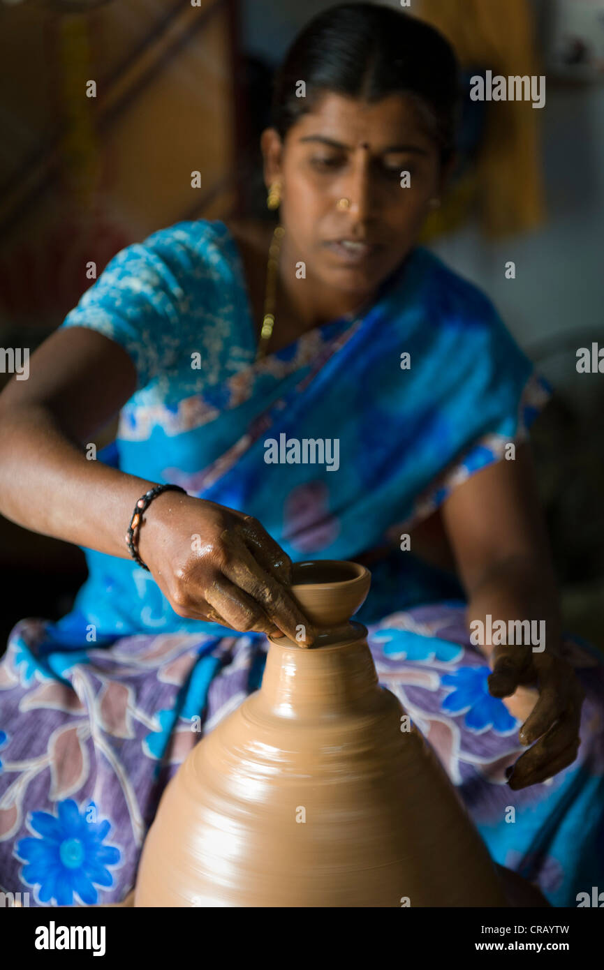 India potter hi-res stock photography and images - Alamy