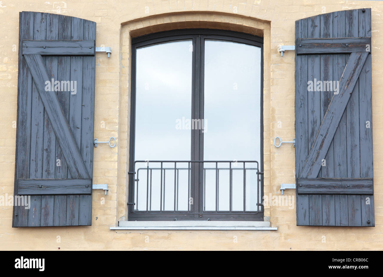 Tinted window hi-res stock photography and images - Alamy