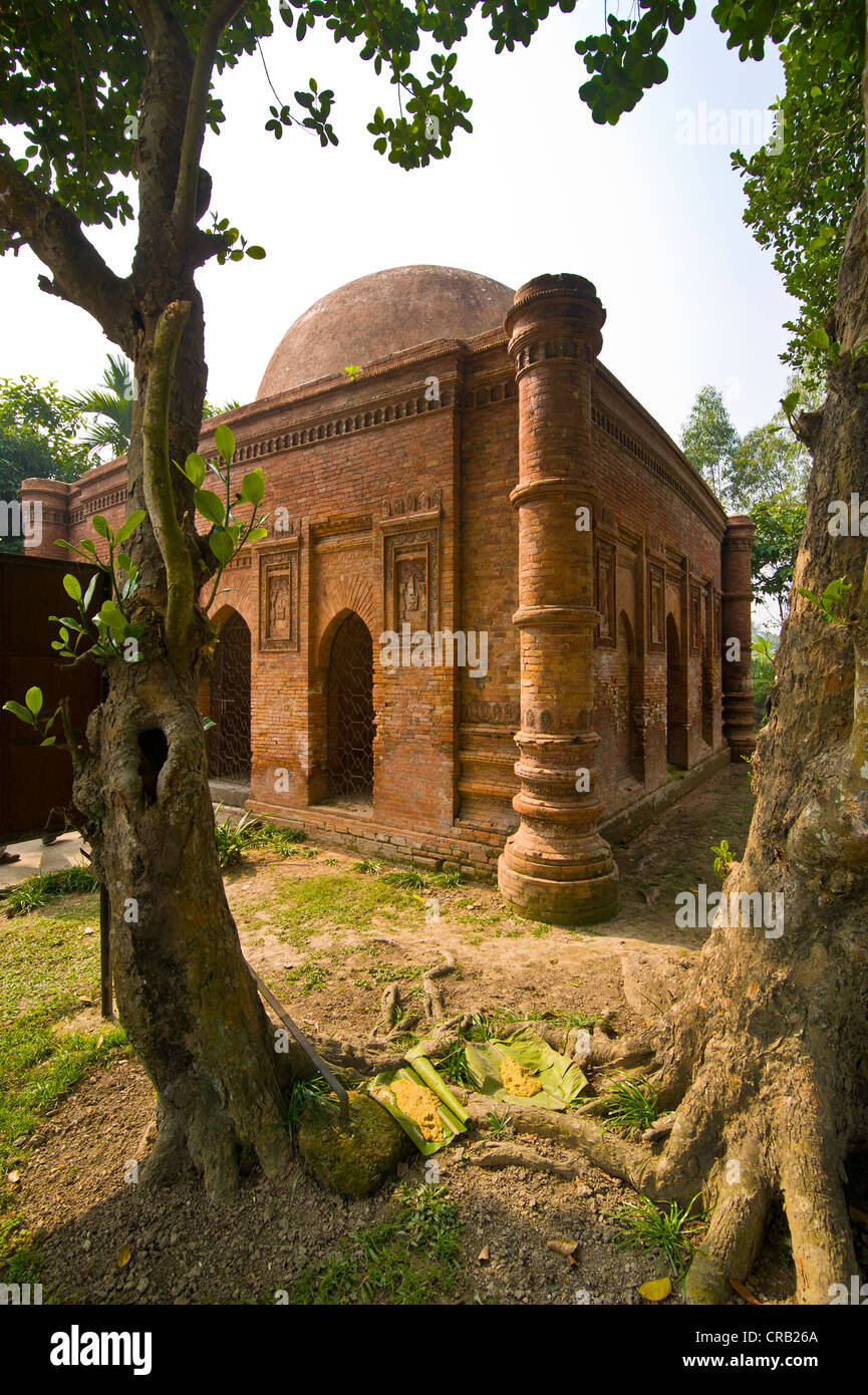 Old mosque of bangladesh hi-res stock photography and images - Alamy