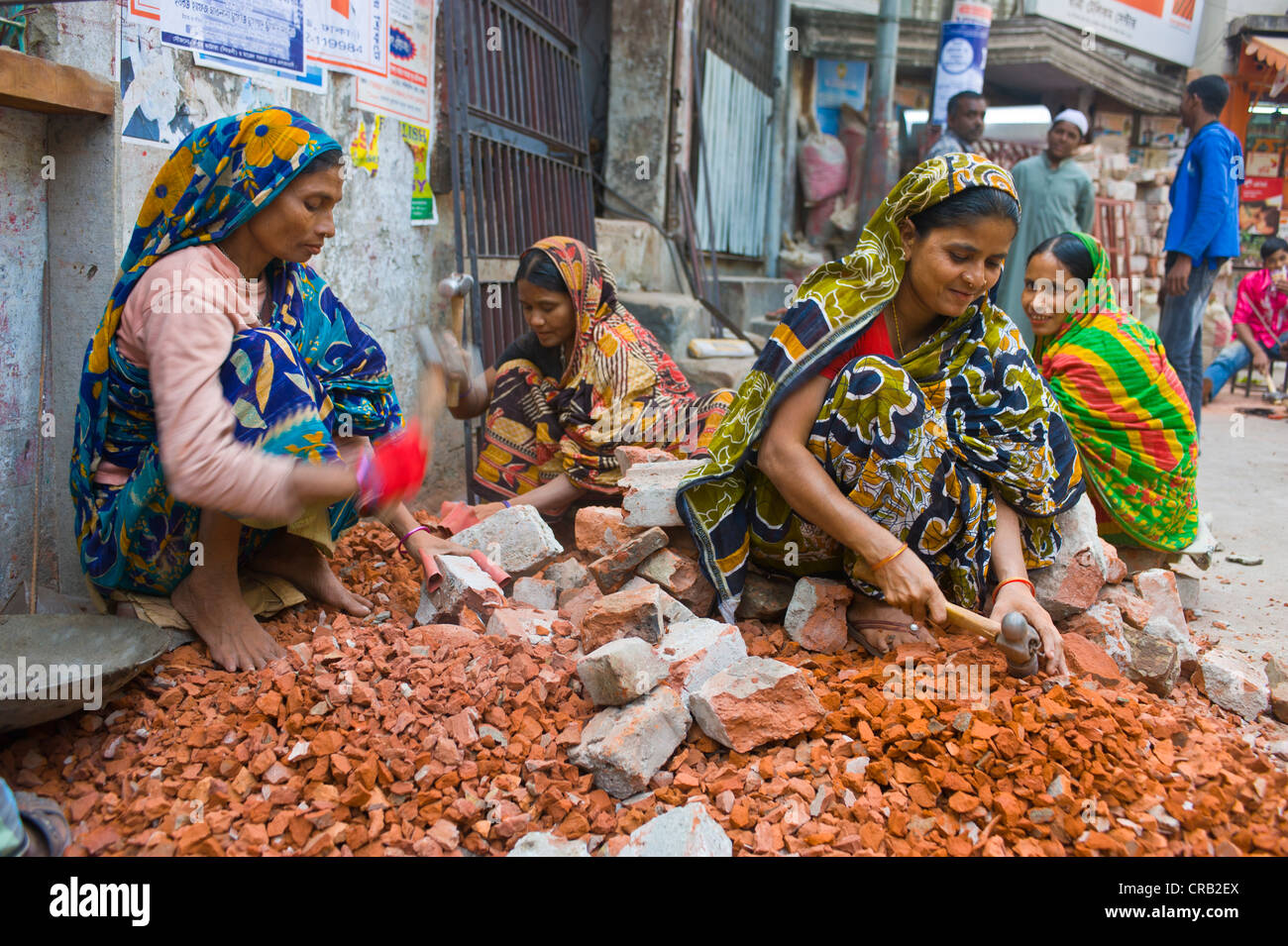 Women breaking stones, Dhaka, Bangladesh, Asia Stock Photo - Alamy