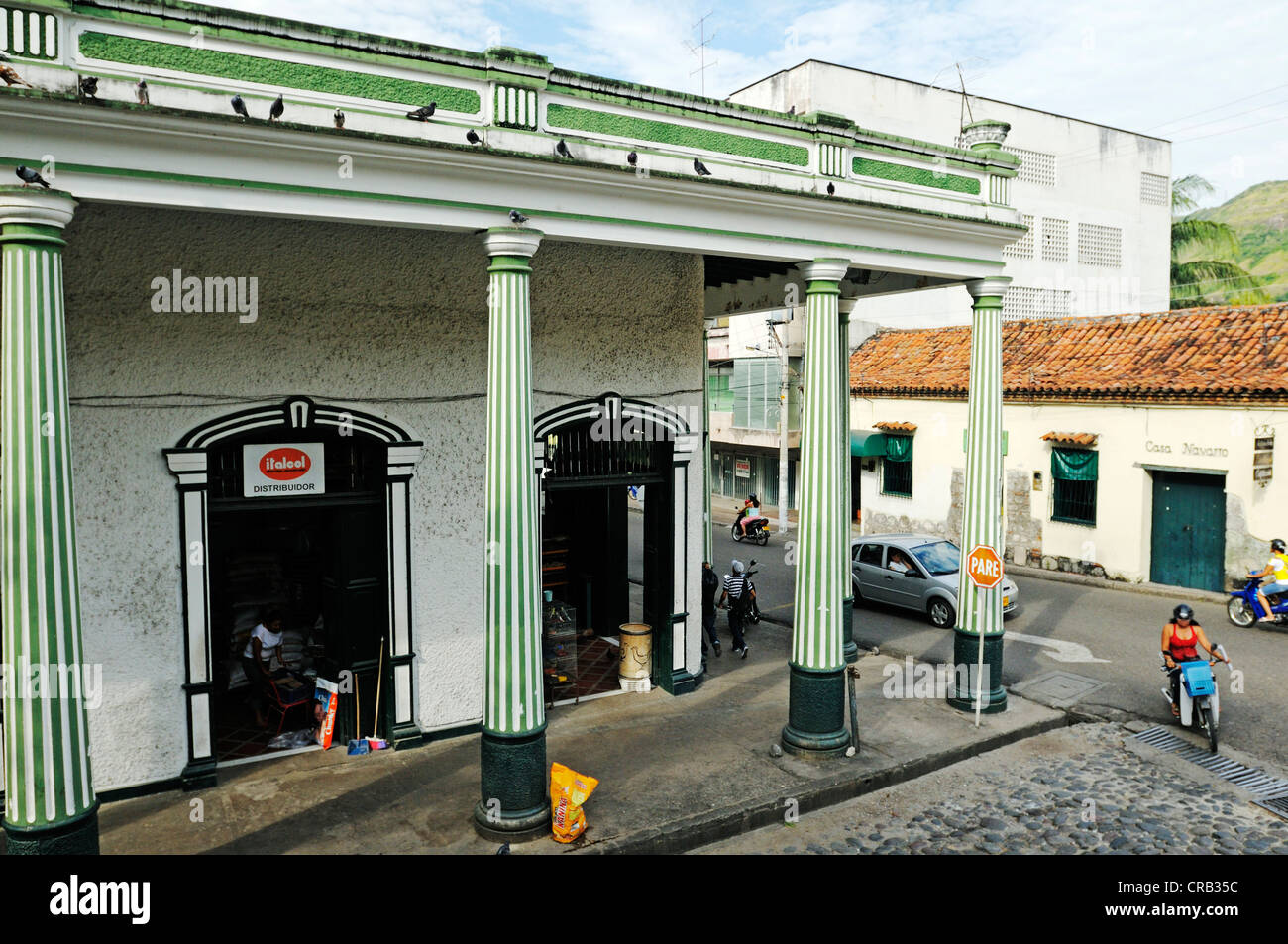 Hall of columns hi-res stock photography and images - Alamy
