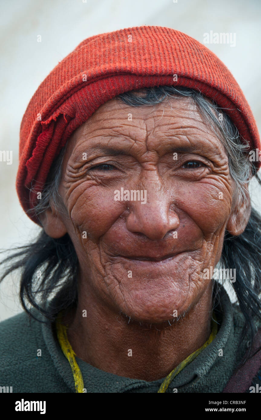 Elderly Tibetan man in the town of Tsochen, Western Tibet, Tibet, Asia ...