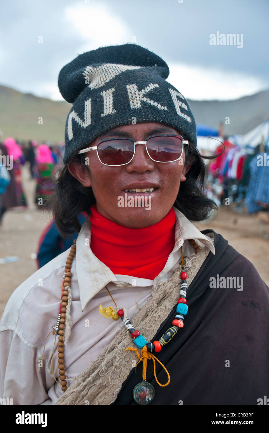 Tibetan man in the town of Tsochen, Western Tibet, Tibet, Asia Stock ...