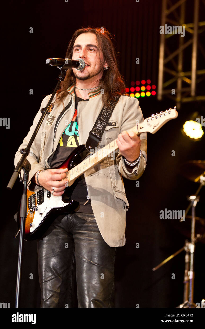 Austrian folk musicians hi-res stock photography and images - Alamy